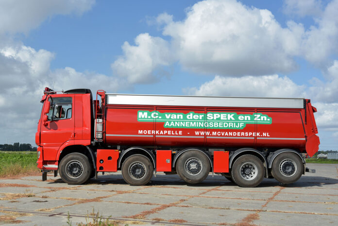 DAF CF 10×3 voor M.C. Van der Spek Materieel B.V. | Transport Online