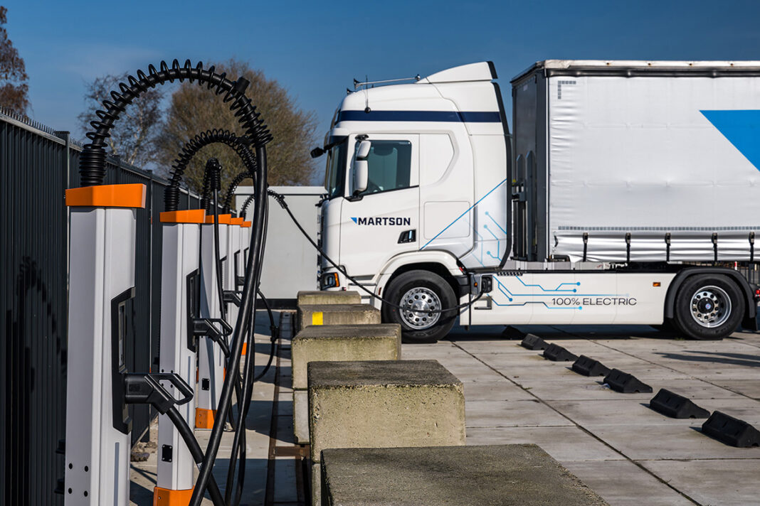 MARTSON investeert in zero emissie logistiek met twee nieuwe Scania BEV trekkers | Transport Online