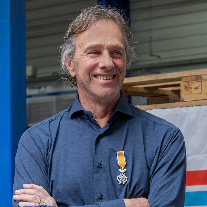 Koninklijke onderscheiding voor Piet Dobbe, voormalig directeur Dobbe ...