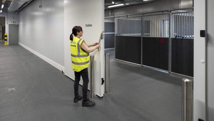 dnata opent geavanceerd Dieren Inspectie- en Afhandelingsfaciliteit in ...