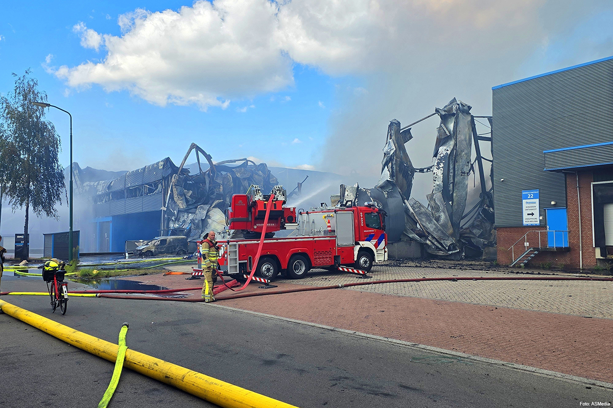 GRIP1: Zeer grote brand op industrieterrein in Veenendaal [+foto’s ...