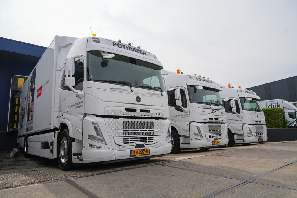 Van Dijk Trucks levert reeks volledig elektrische Volvo FM’s aan Gebr ...
