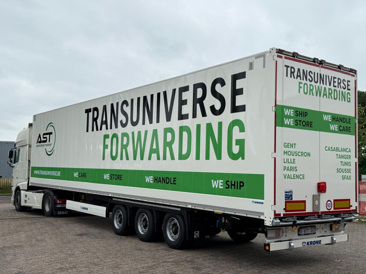 Transuniverse neemt speciaal ontworpen megatrailers in gebruik voor ...