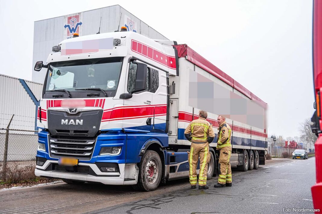 Brand diep in de lading van vrachtwagen met afval in Emmen [+foto’s ...