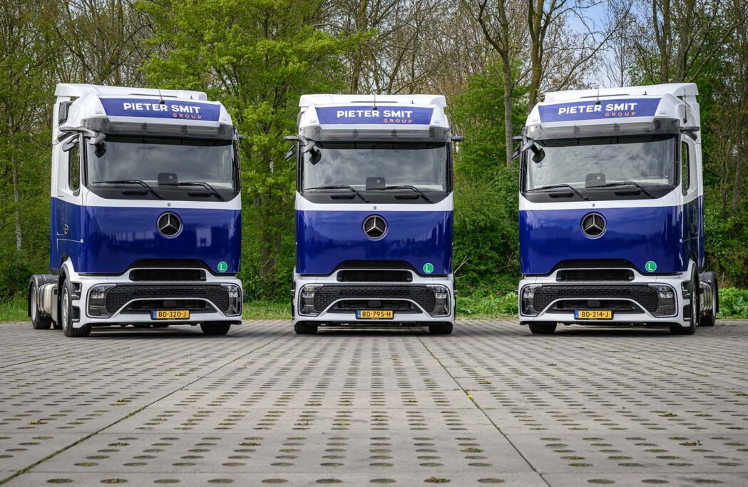 Pieter Smit Group neemt 41 nieuwe Mercedes-Benz Actros trucks in ...